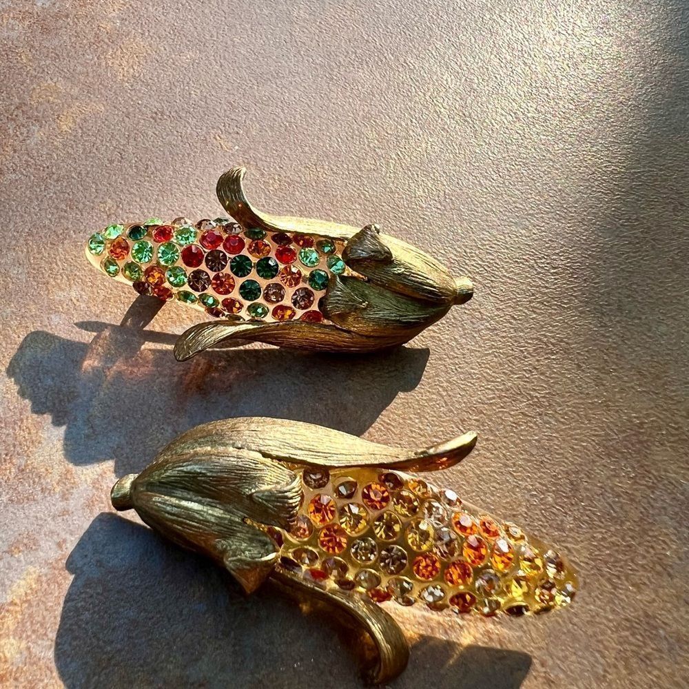 Two 1950s Rare Vintage Forbidden Fruit Lucite And Rhi… - Gem